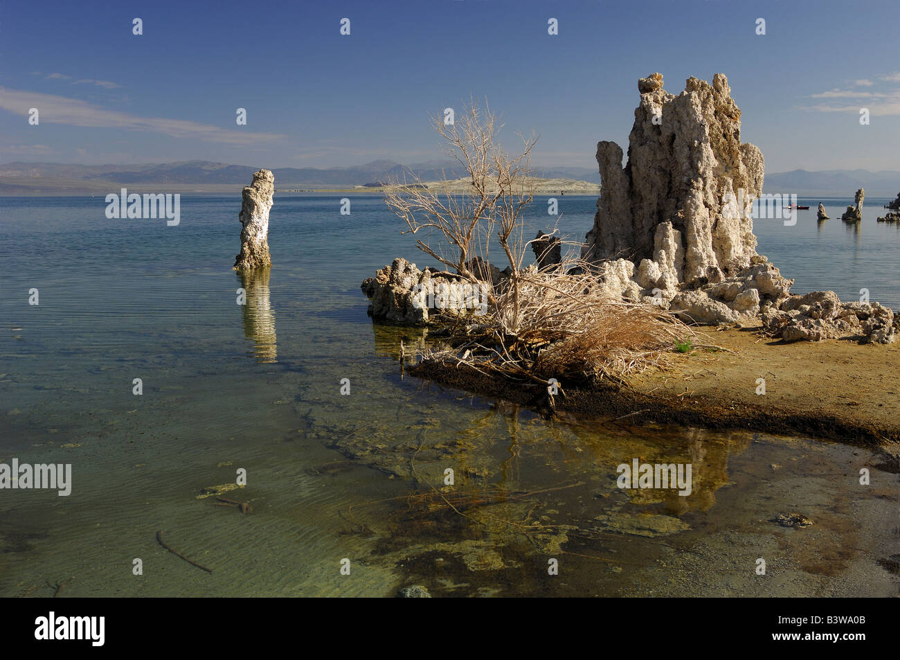 General landscape of Mono Lake Stock Photo - Alamy