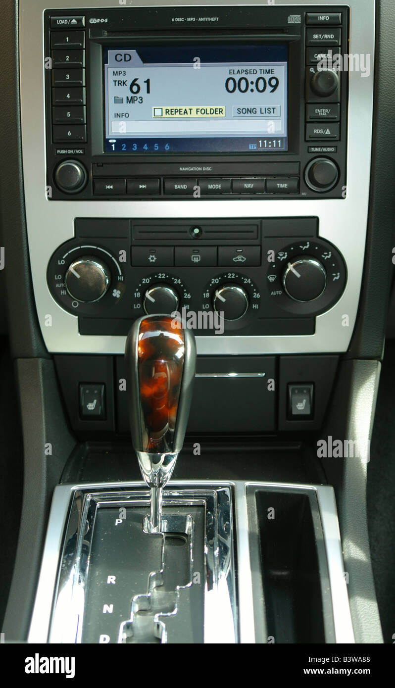 Chrysler 300c saloon hi-res stock photography and images - Alamy