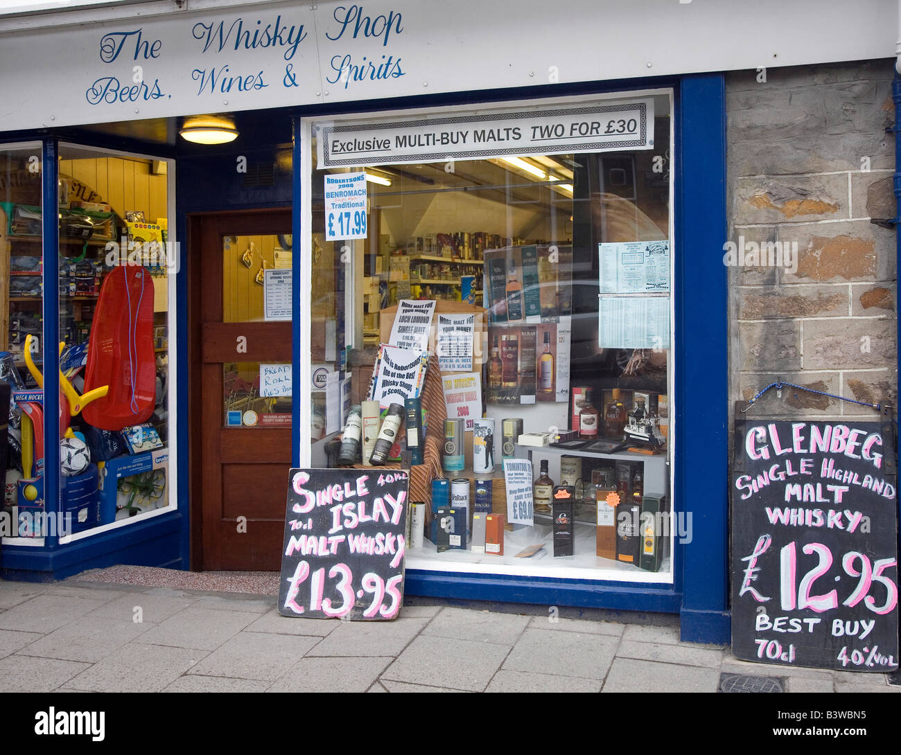 Whisky retail unit hi-res stock photography and images - Alamy