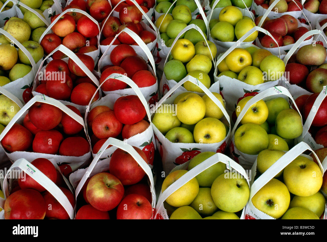 Ripe red & golden apples at a roadside farmstand Stock Photo - Alamy