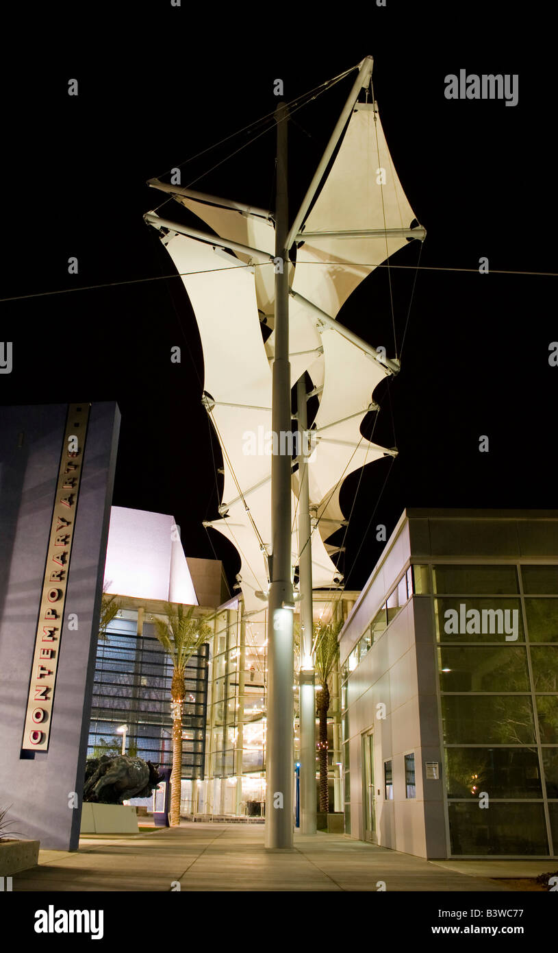 Giant canopies hi-res stock photography and images - Alamy