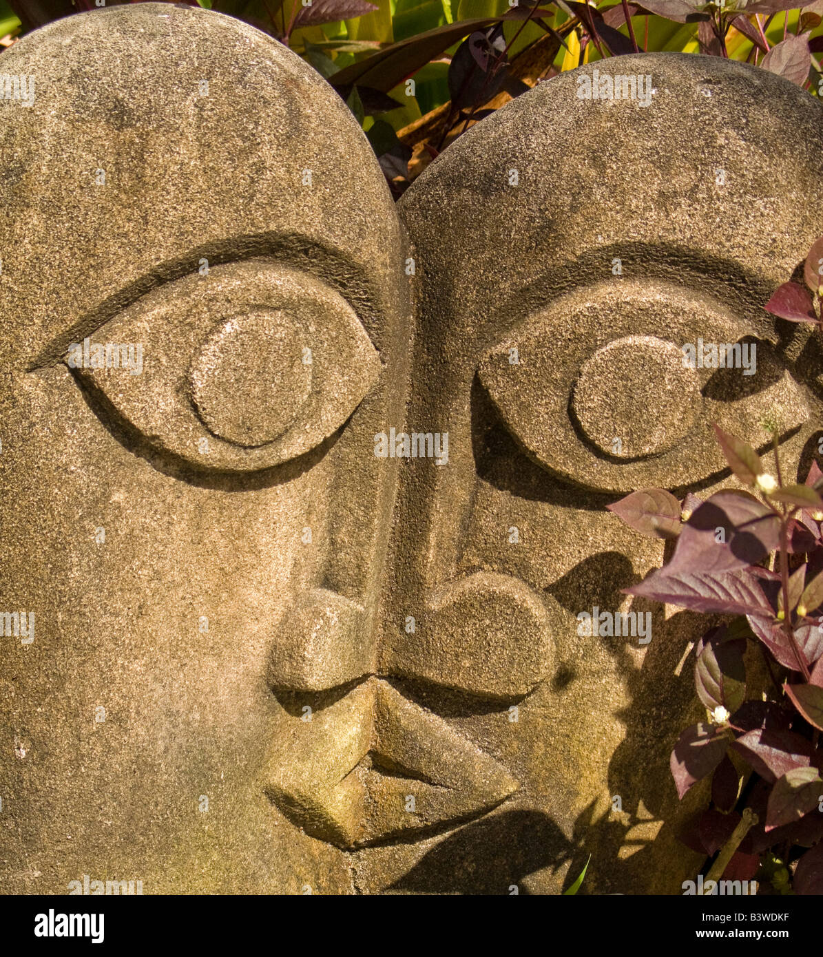 Two stone faces hi-res stock photography and images - Alamy