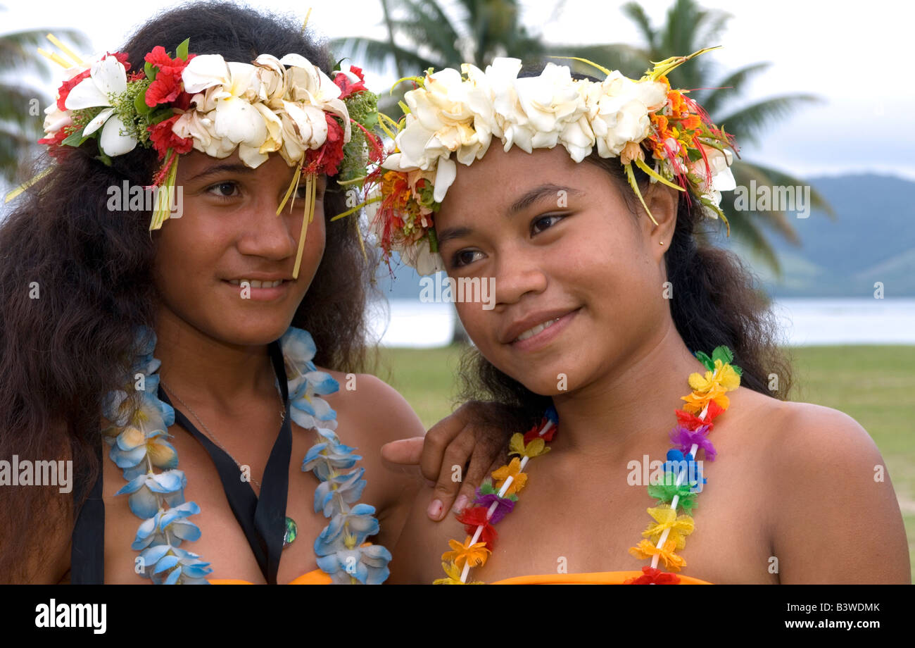 Women dance fiji hi-res stock photography and images - Alamy