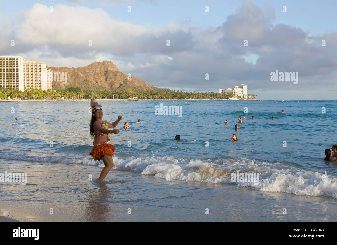 Waikiki Beach and Diamond Head Volcanic Crater Honolulu Oahu Pacific ...