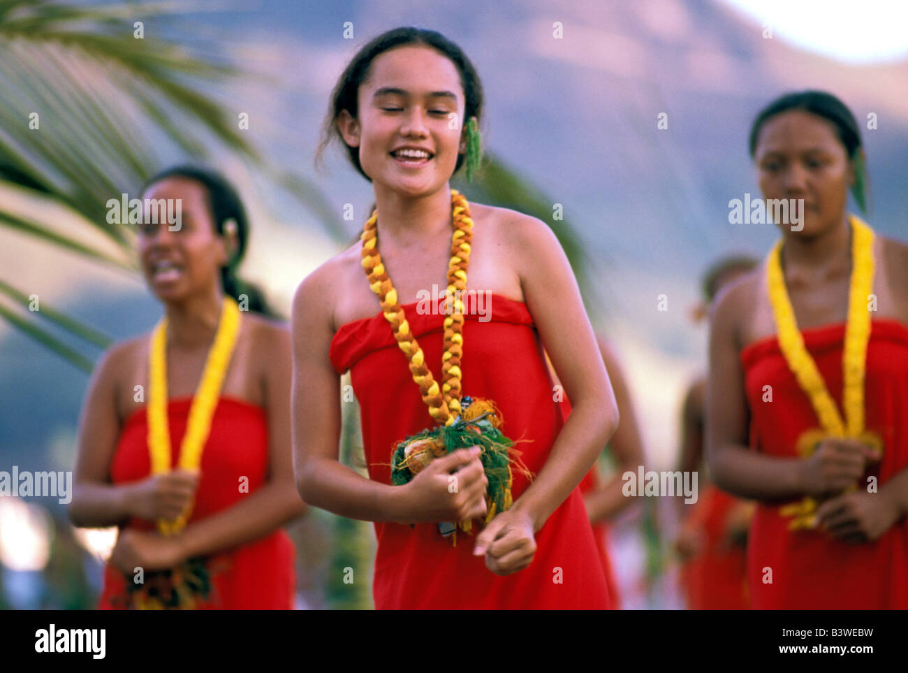 French polynesia dance hi-res stock photography and images - Alamy