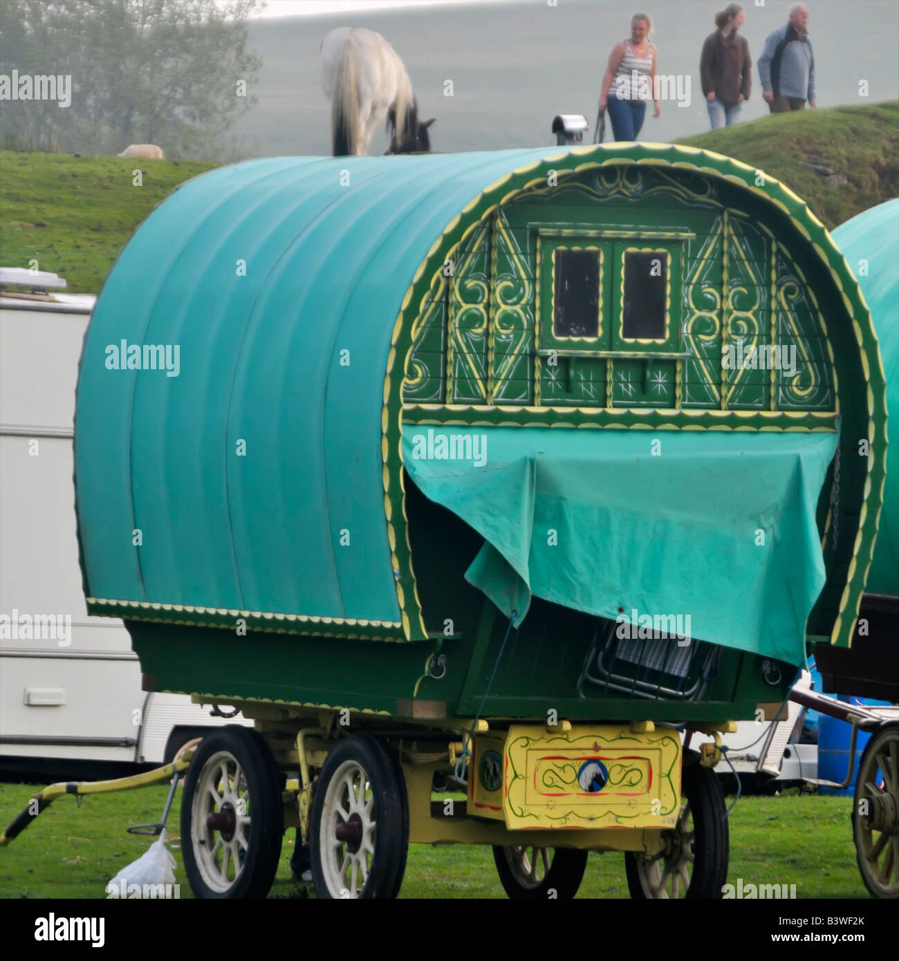 A green bow wagon in Kirkby Stephen, road side Stock Photo - Alamy