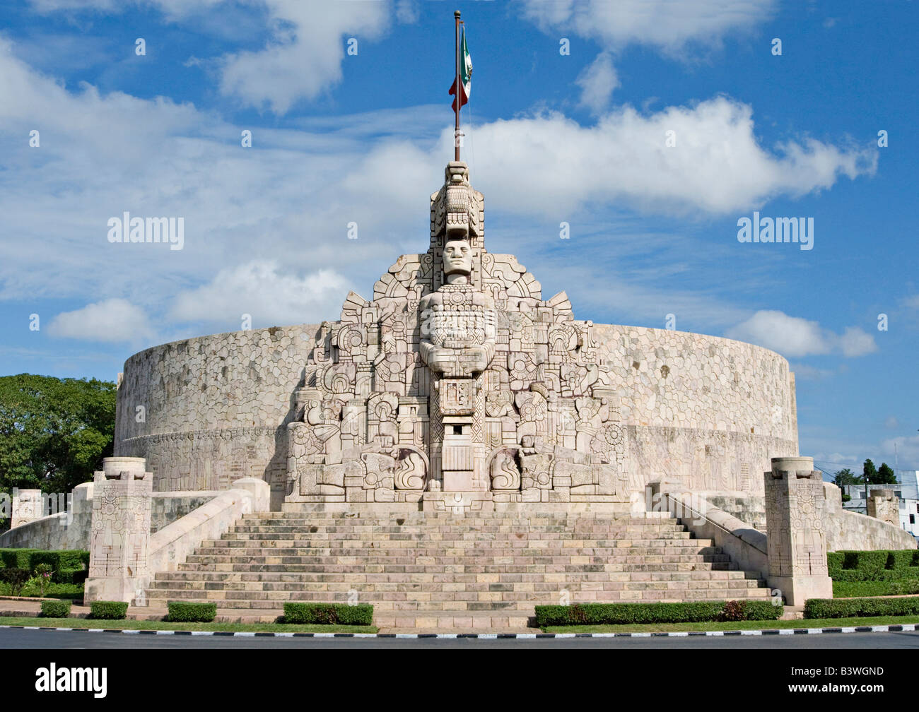 Merida mexico monumento a la bandera hi-res stock photography and ...