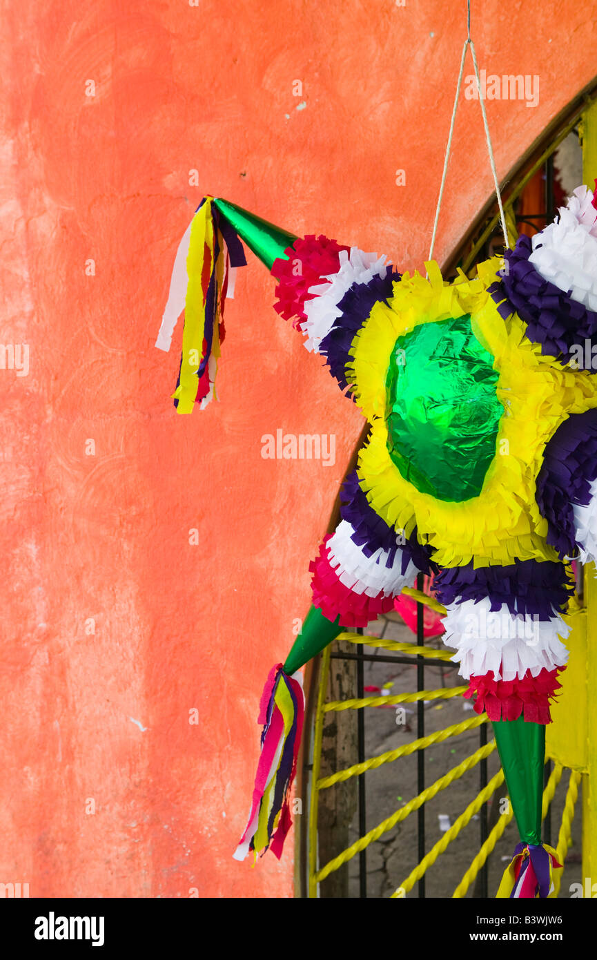 Mexico, Guerrero, Zihuatanejo. Pinata Factory Stock Photo - Alamy
