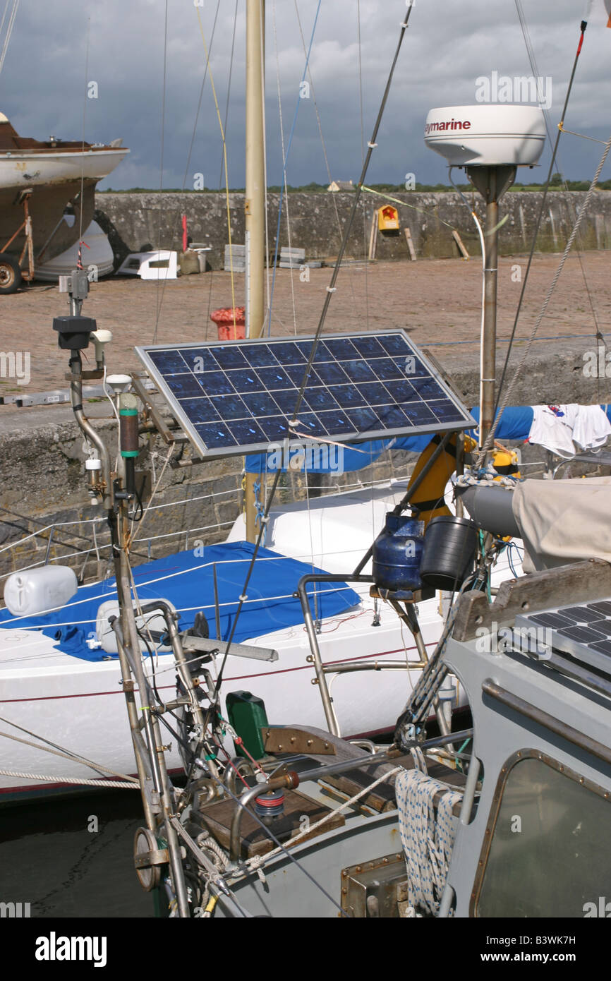 Solar panels ireland hi-res stock photography and images - Alamy