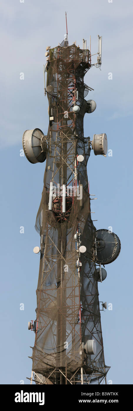 Microwave telecommunication tower hi-res stock photography and images ...