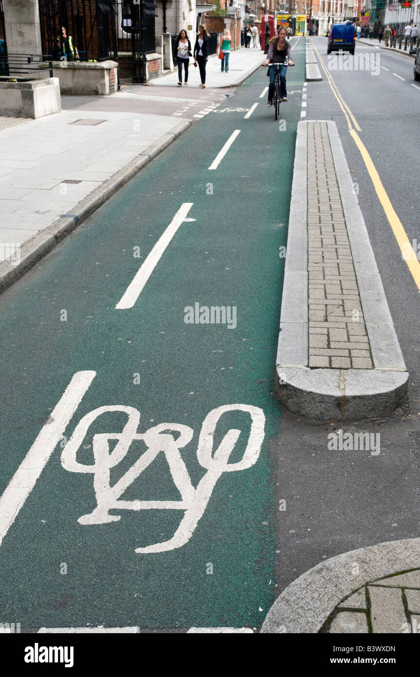 Road marking in cycle lane hi-res stock photography and images - Alamy