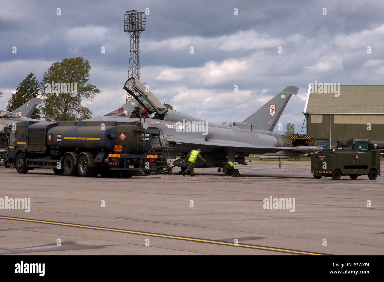 Eurofighter refueling hi-res stock photography and images - Alamy
