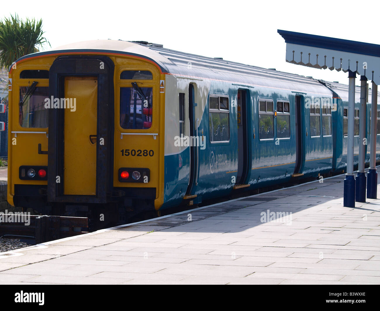 Train at Newquay station, Cornwall Stock Photo - Alamy