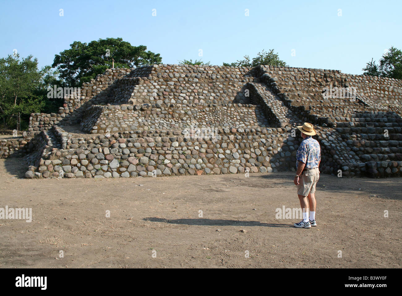 Colima mexico pyramid hi-res stock photography and images - Alamy