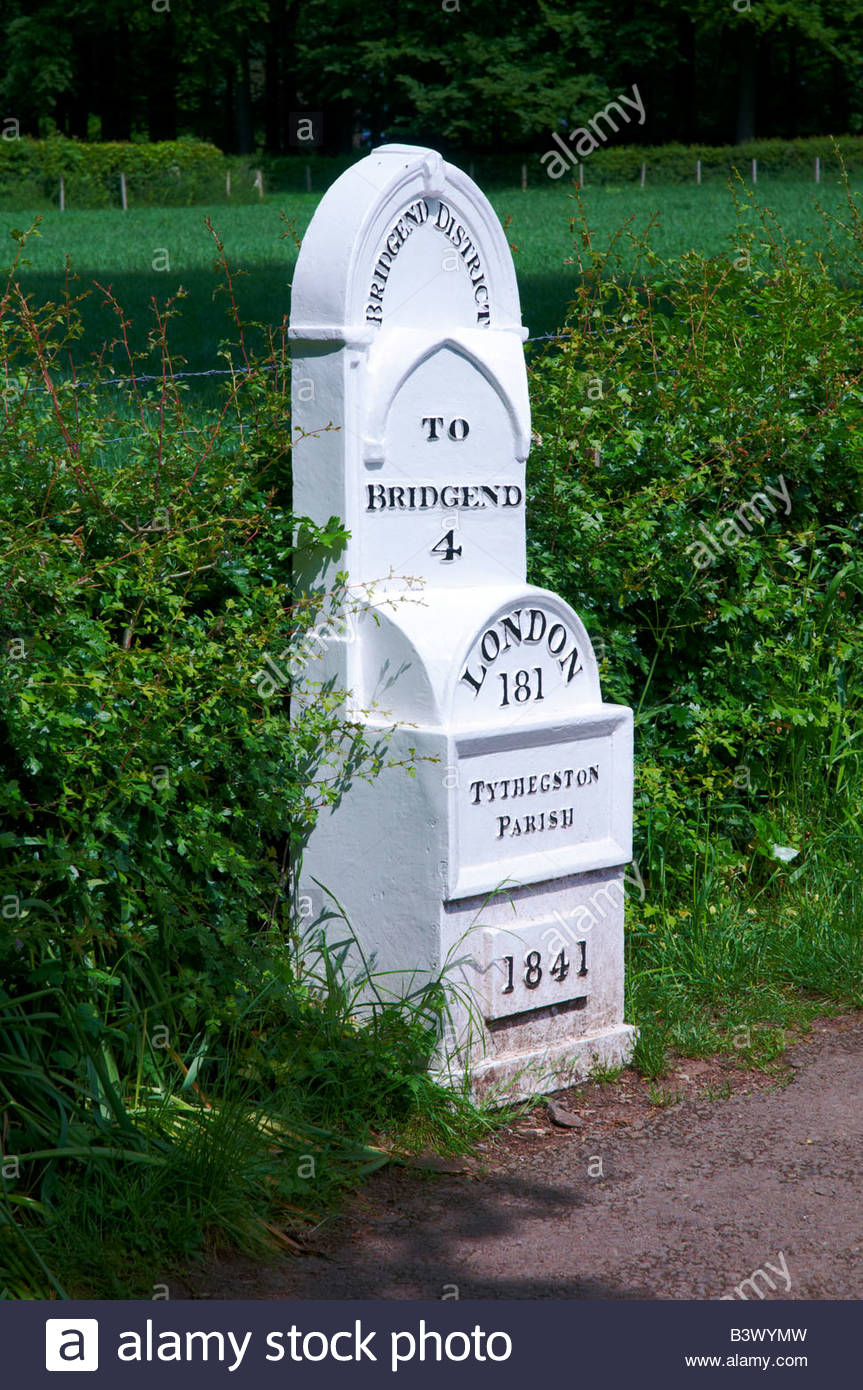 Roadside Milestone Distance Marker Stock Photos & Roadside Milestone ...