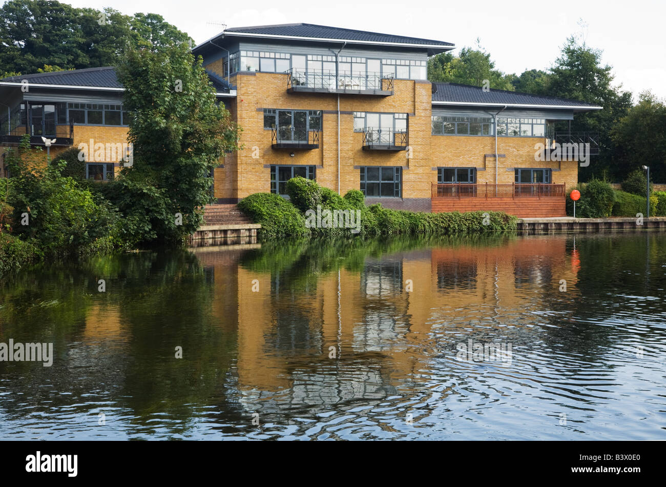 Side by side buildings hi-res stock photography and images - Alamy