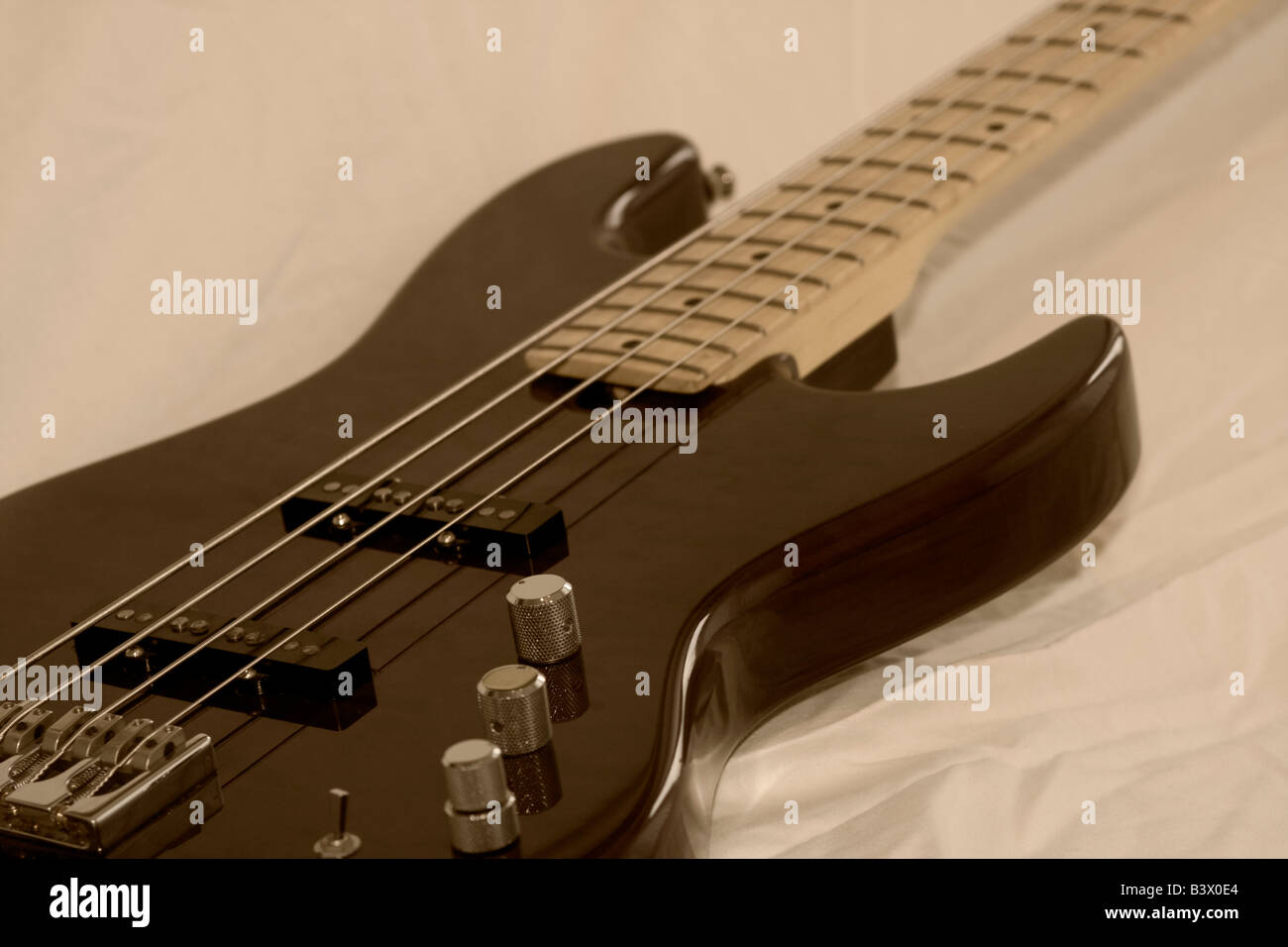 Passive bass hi-res stock photography and images - Alamy