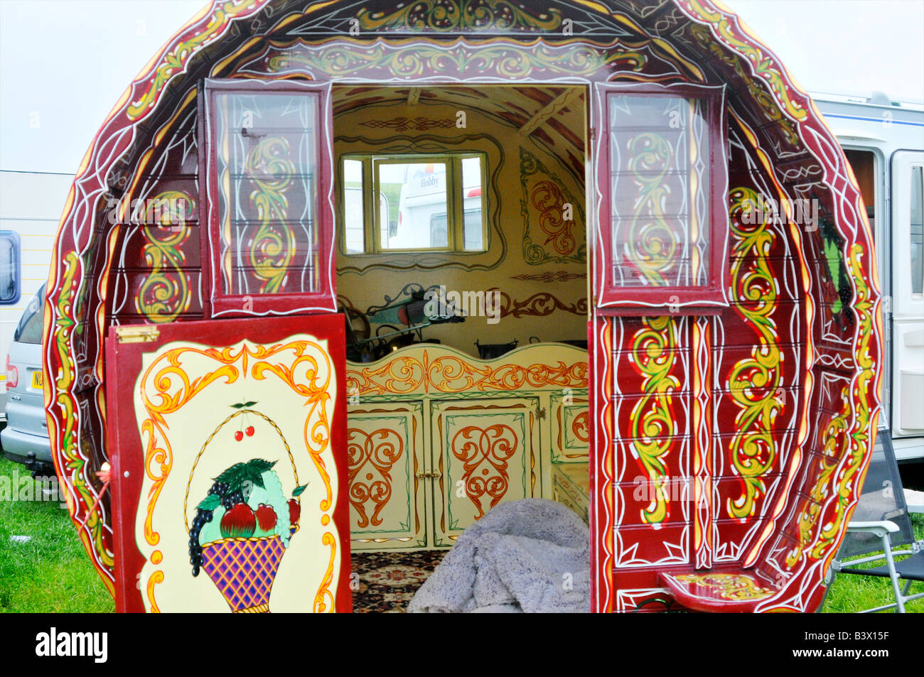 Gypsies camp hi-res stock photography and images - Alamy