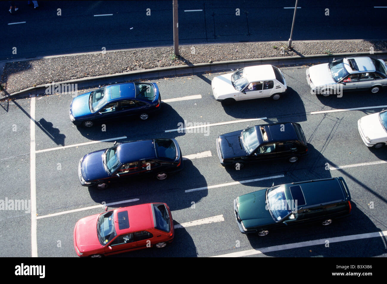 Cars waiting at traffic lights Cardiff Stock Photo - Alamy