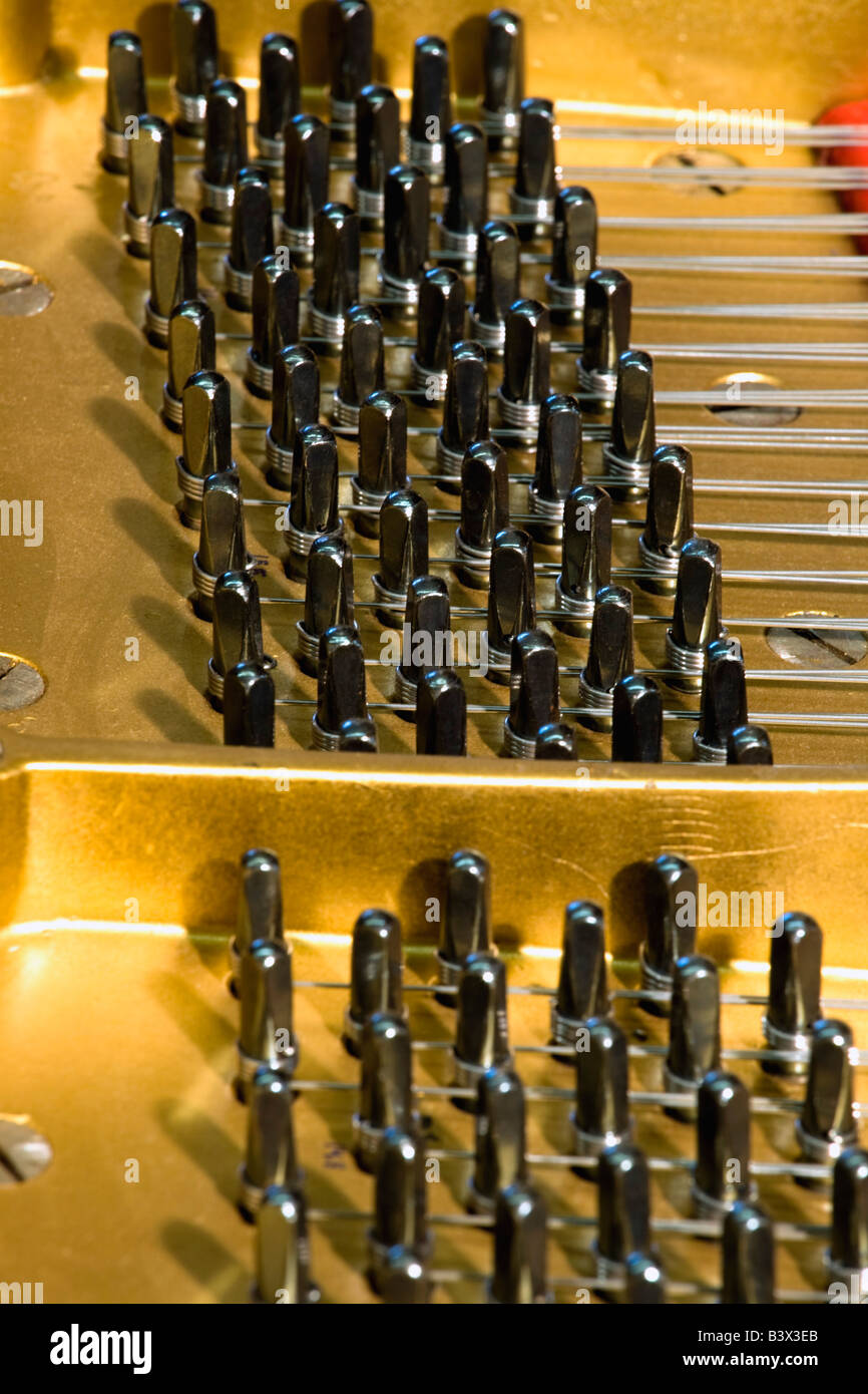 The inside of a piano Stock Photo - Alamy