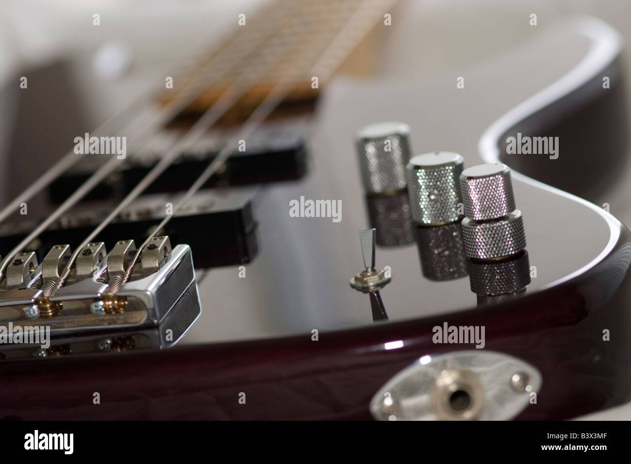 Passive bass hi-res stock photography and images - Alamy