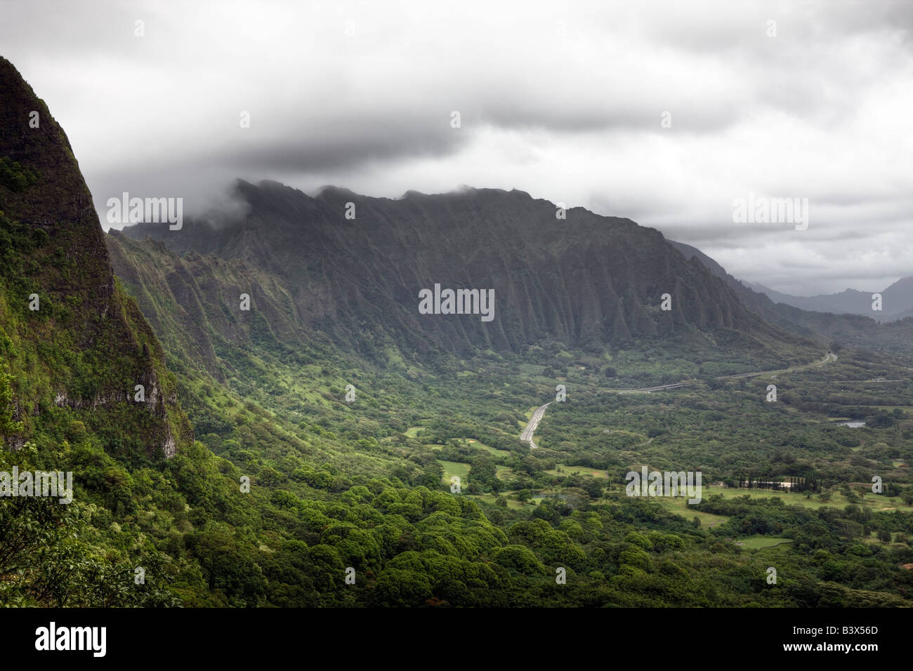 View of Nuuanu Pali Lookout Oahu Pacific Ocean Hawaii USA Stock Photo ...