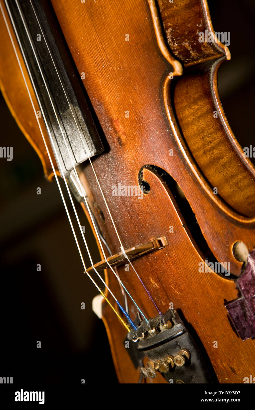 Viola violin hi-res stock photography and images - Alamy
