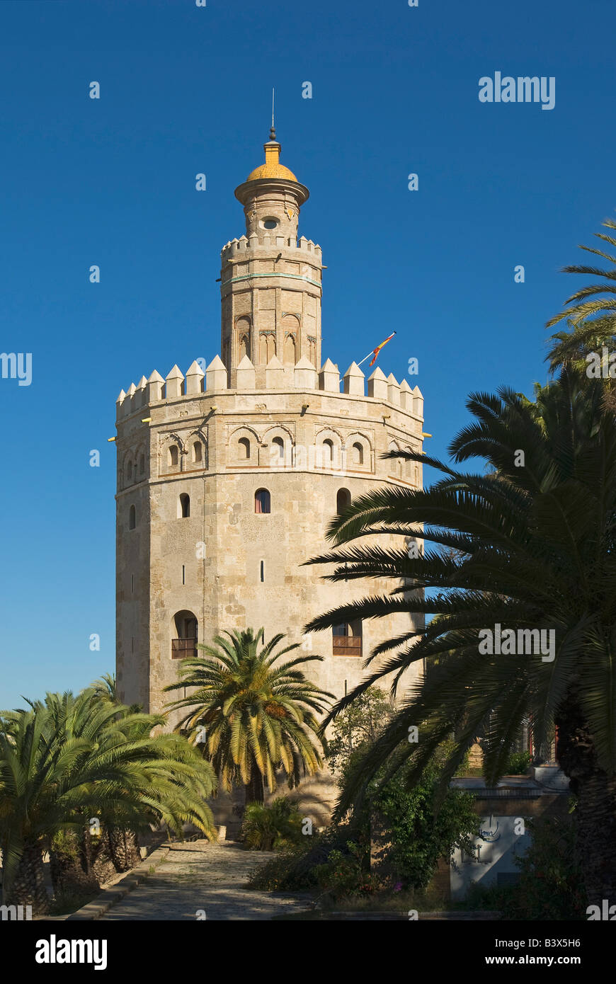 Gold tower hi-res stock photography and images - Alamy