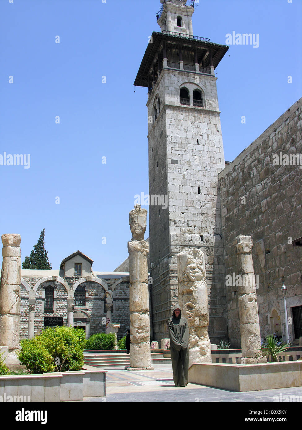 Amy Adams from TNT Magazine wears the compulsory robe in the ...