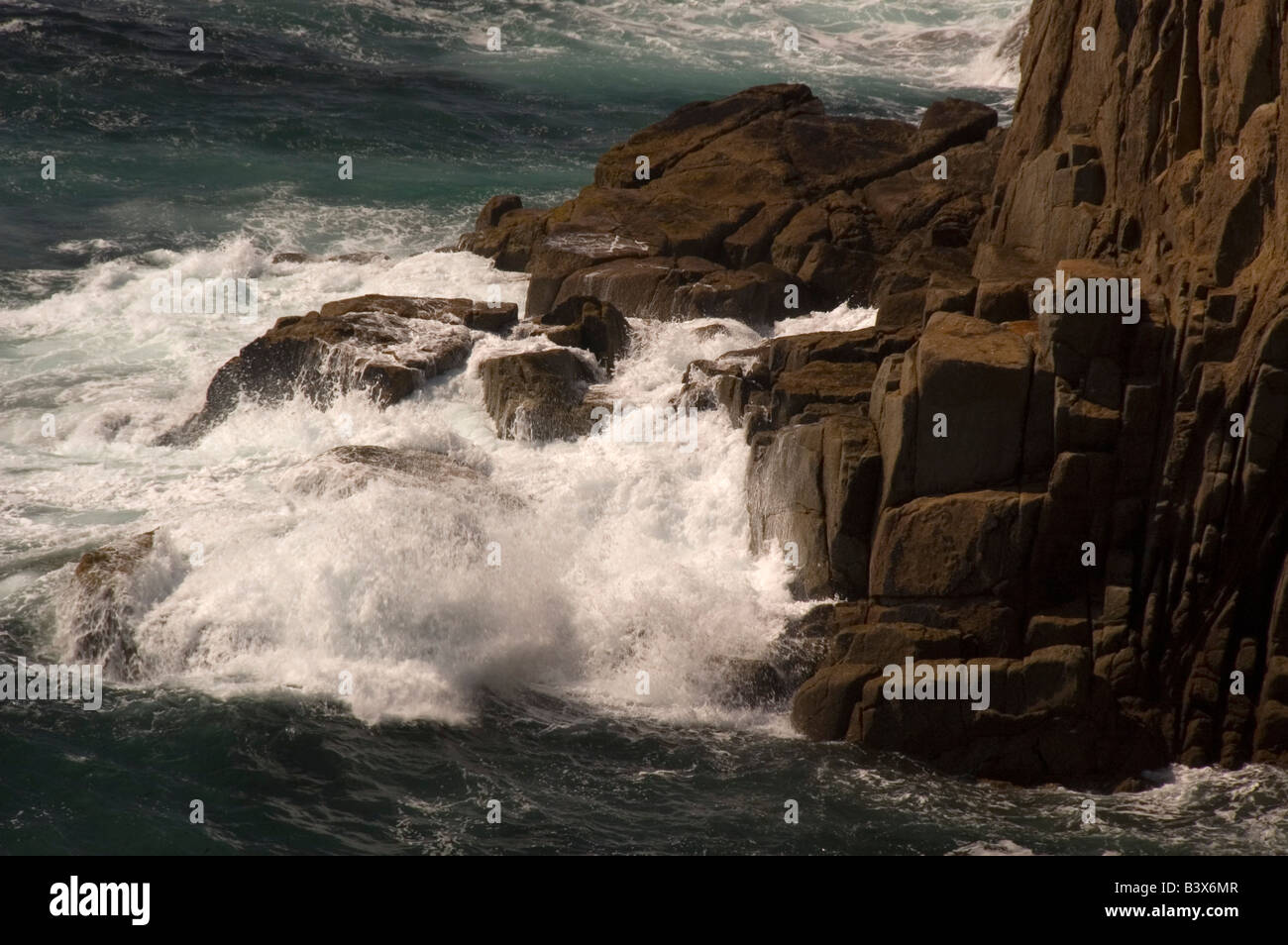 Rough seas and rocks hi-res stock photography and images - Alamy