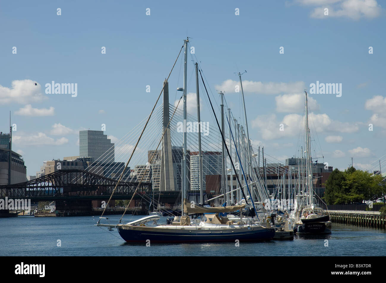 Charles river sailing hi-res stock photography and images - Alamy