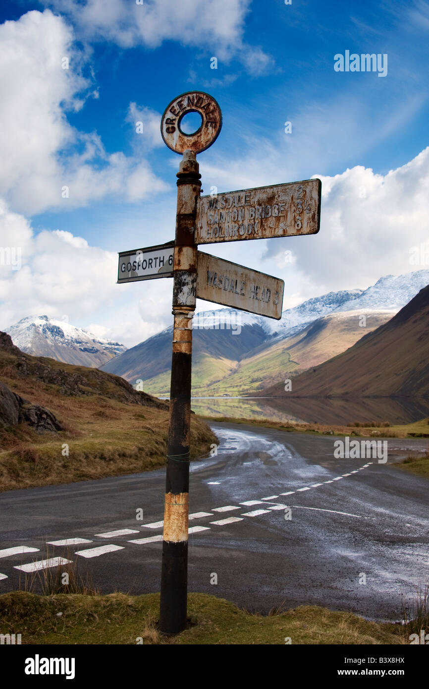 Highways england sign hi-res stock photography and images - Alamy