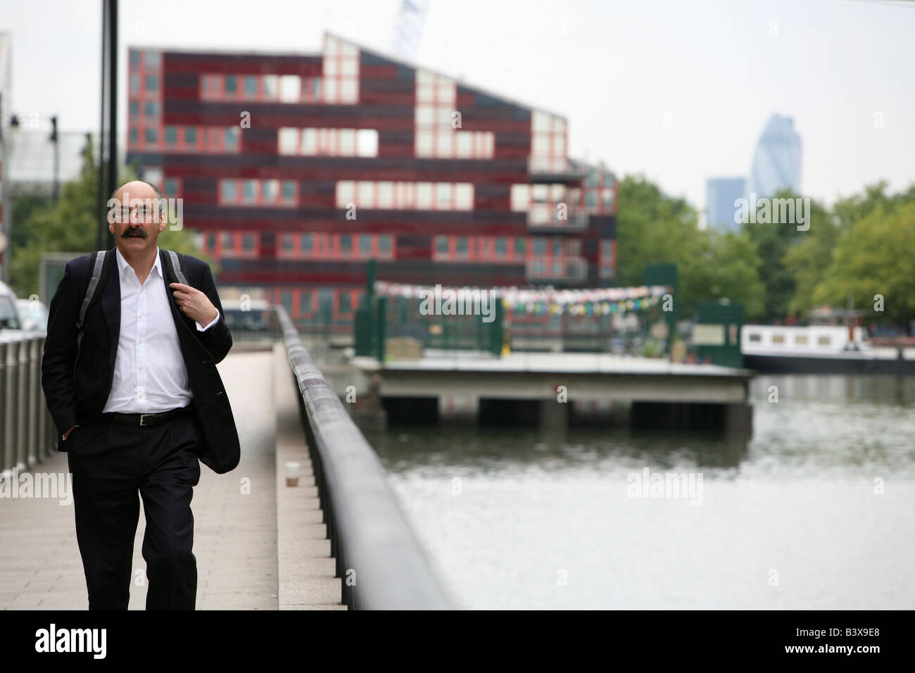 Working life in river thames hi-res stock photography and images - Alamy