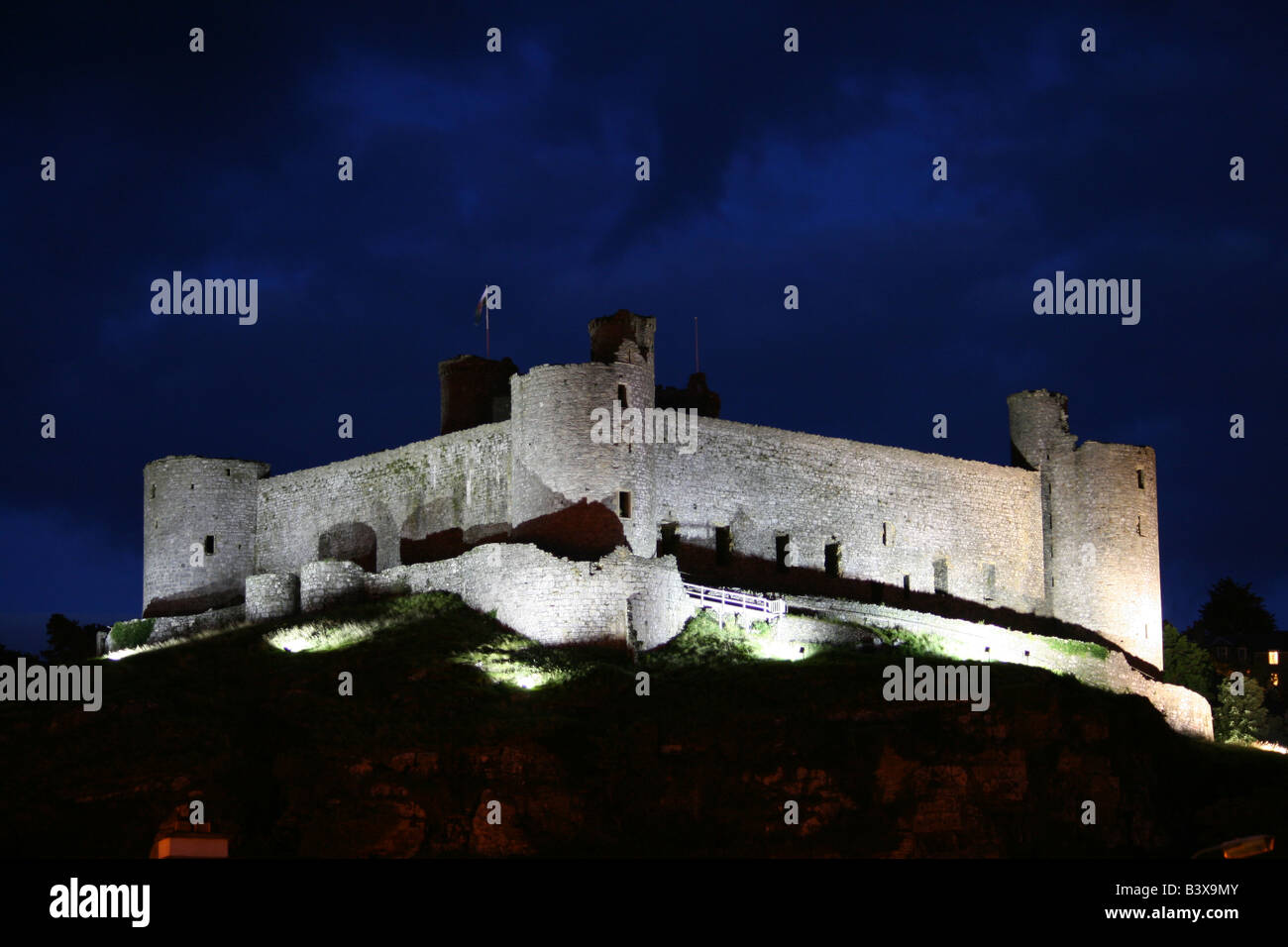 Harlech Castle, Harlech, Gwynedd, Wales at night Stock Photo - Alamy