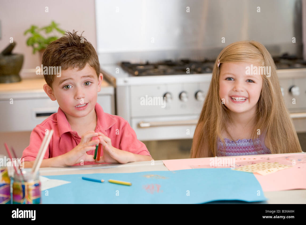 Kid children drawing hi-res stock photography and images - Alamy