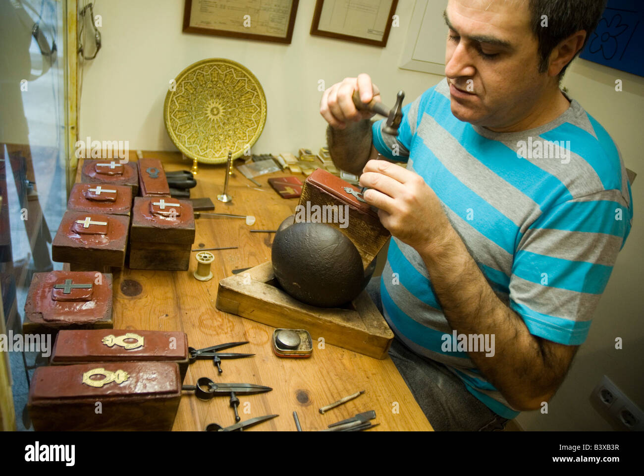 Damascening hi-res stock photography and images - Alamy