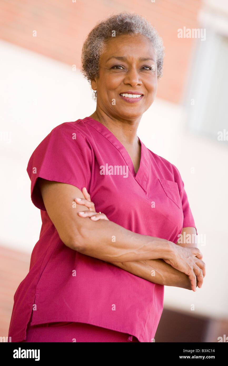 Outside of hospital hi-res stock photography and images - Alamy