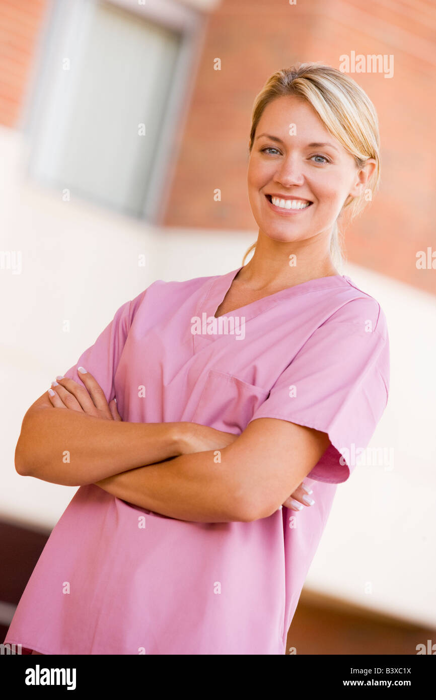 Outside of hospital hi-res stock photography and images - Alamy