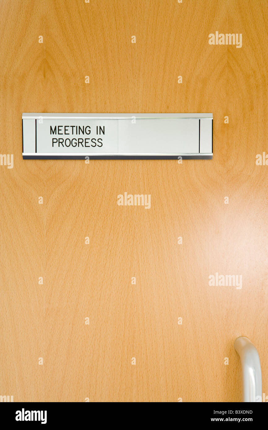 Office door closed sign hi-res stock photography and images - Alamy