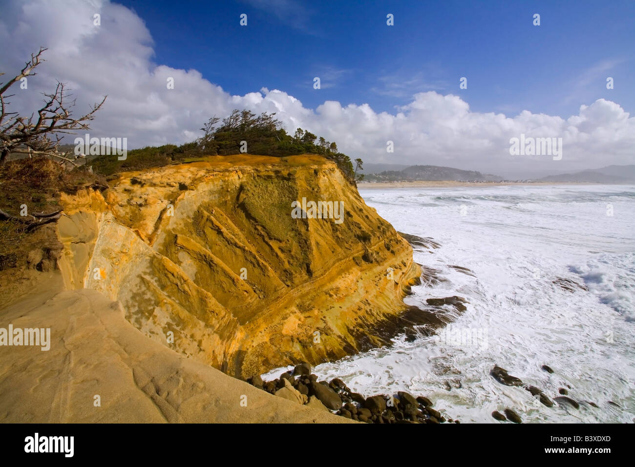 Waves crashing, Cape Kiwanda, Oregon, USA Stock Photo - Alamy