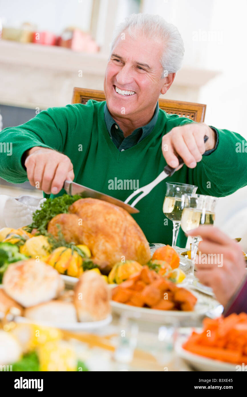 Person carving turkey hi-res stock photography and images - Alamy