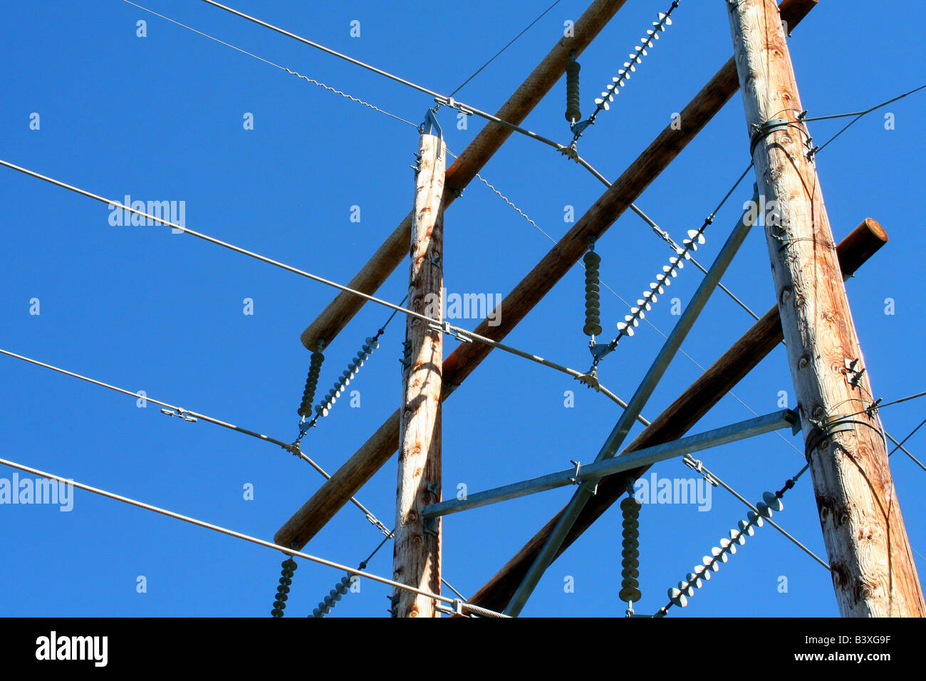 Horizontal Electrical power transmission Stock Photo - Alamy