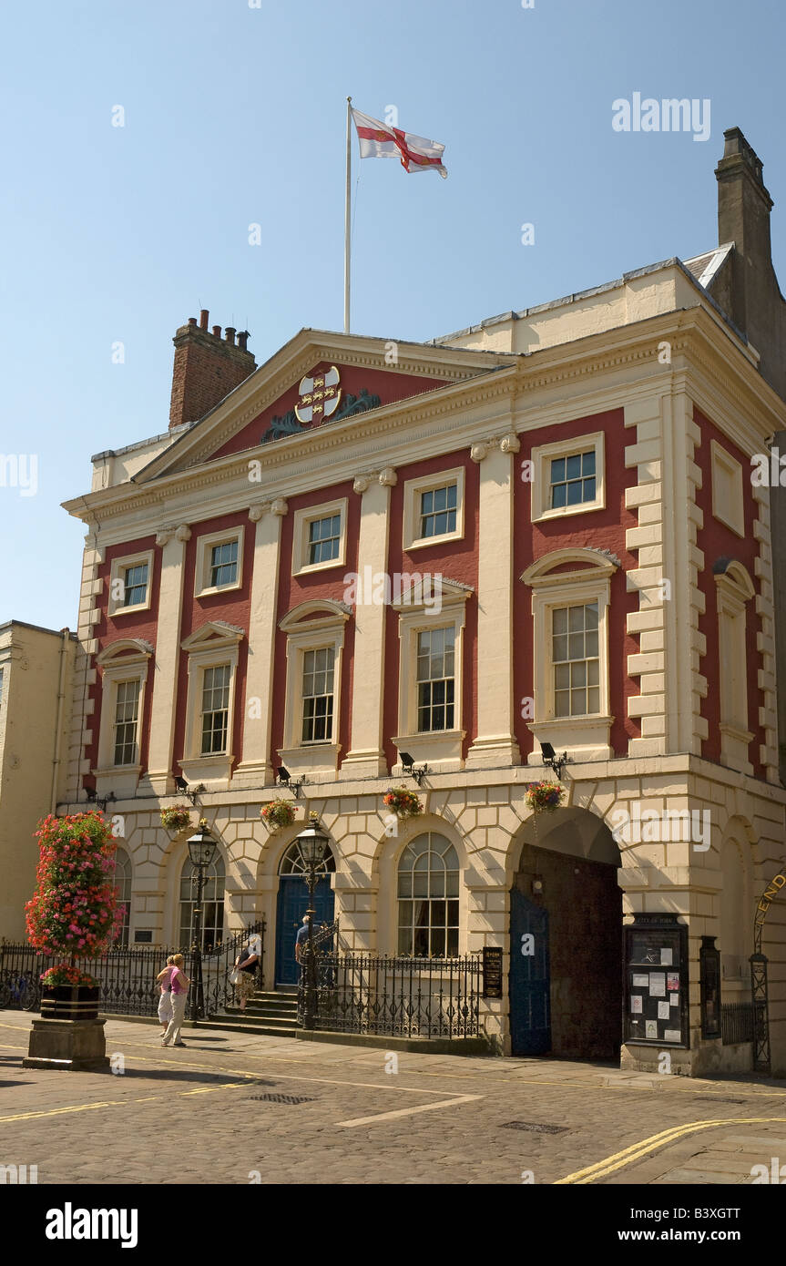 Mansion House in summer St Helens Square York North Yorkshire England ...