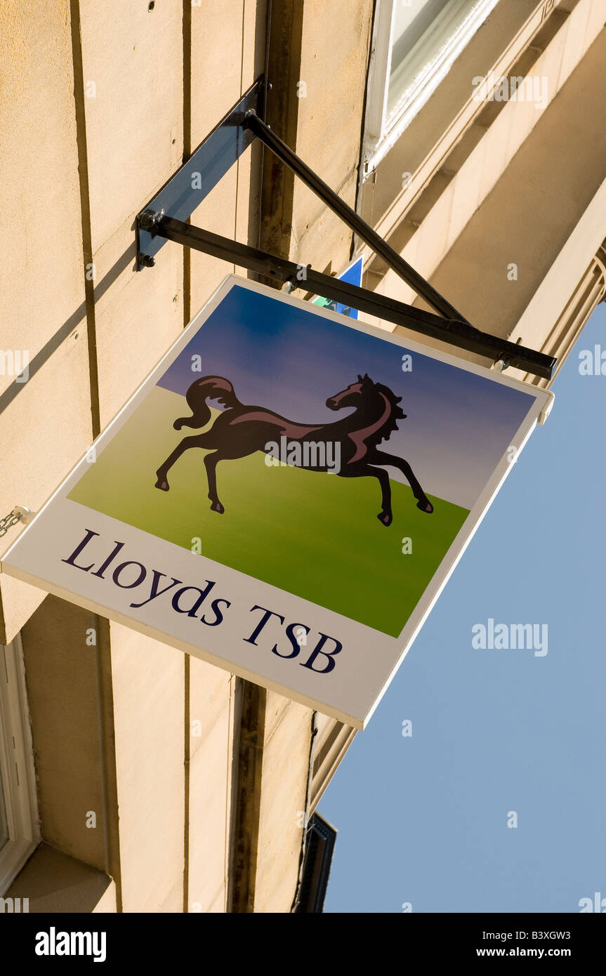 Bank interest rate sign account hi-res stock photography and images - Alamy