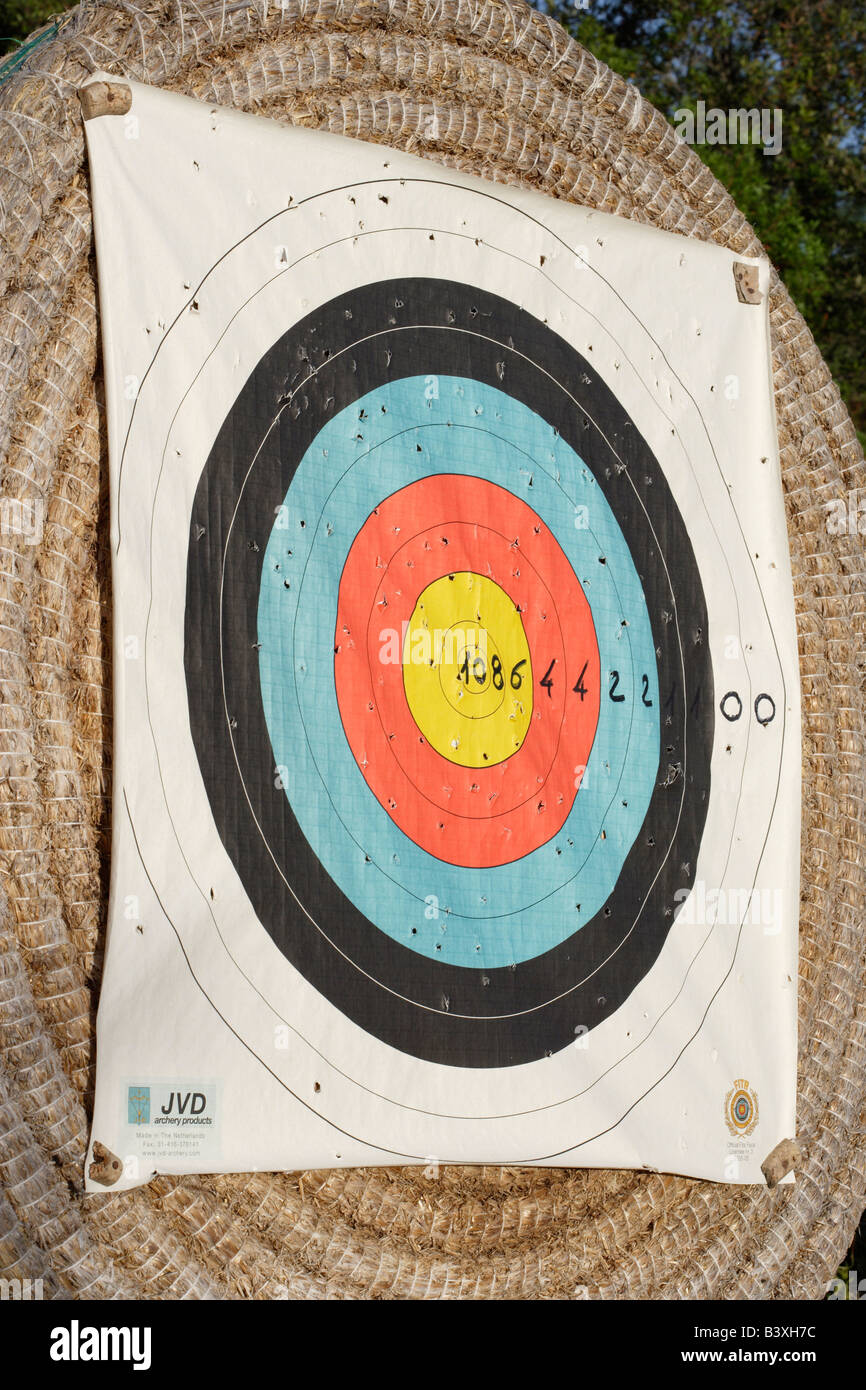 An archery target hi-res stock photography and images - Alamy