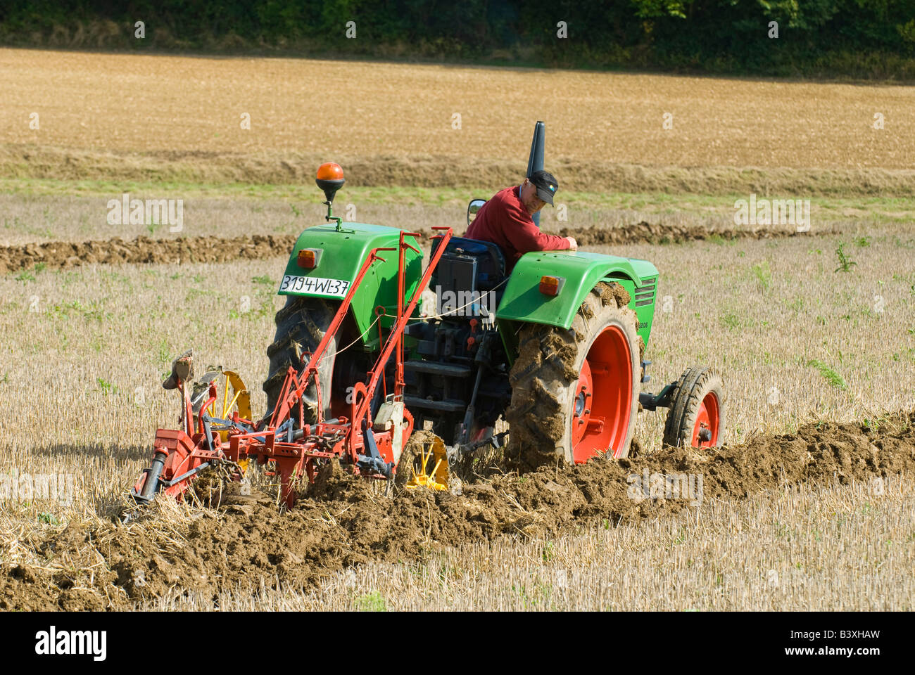 Old Deutz D6026 tractor at ploughing match, Indre-et-Loire, France ...