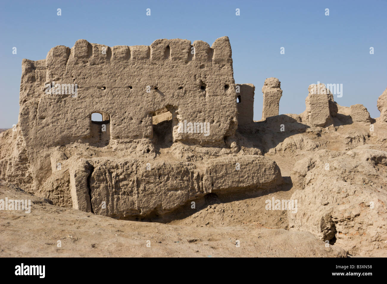 ruins in Iran sand castle mud brick fortress Stock Photo - Alamy