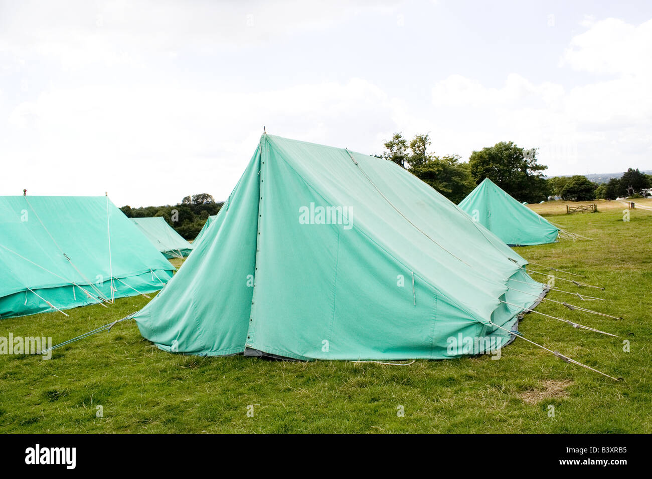 Rows of Scout tents lined up in a field Stock Photo - Alamy