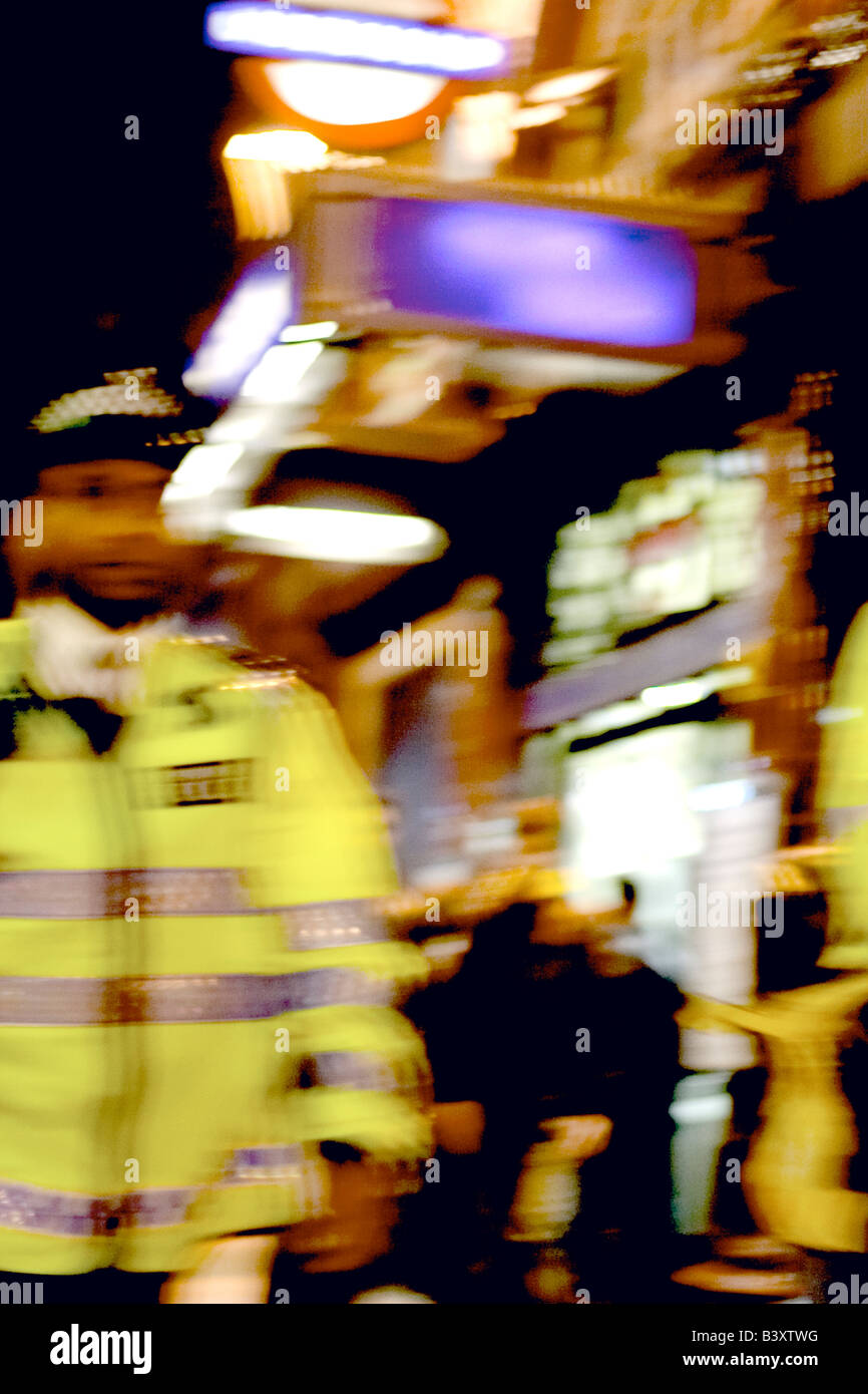 Police station night uk hi-res stock photography and images - Alamy