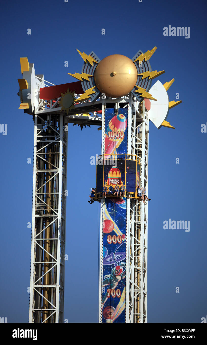 Maliboomer disneyland attraction hi-res stock photography and images ...